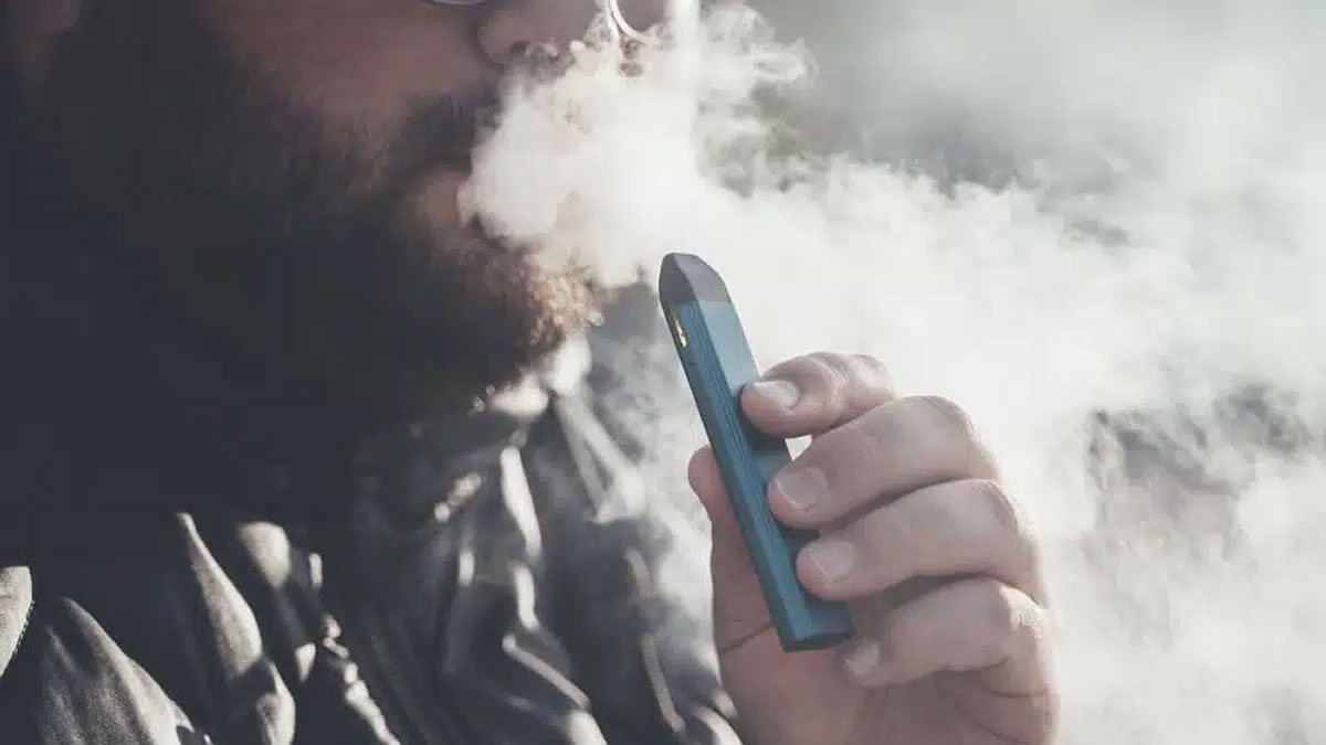 Is Vaping Bad for Cats? What Every Pet Owner Should Know