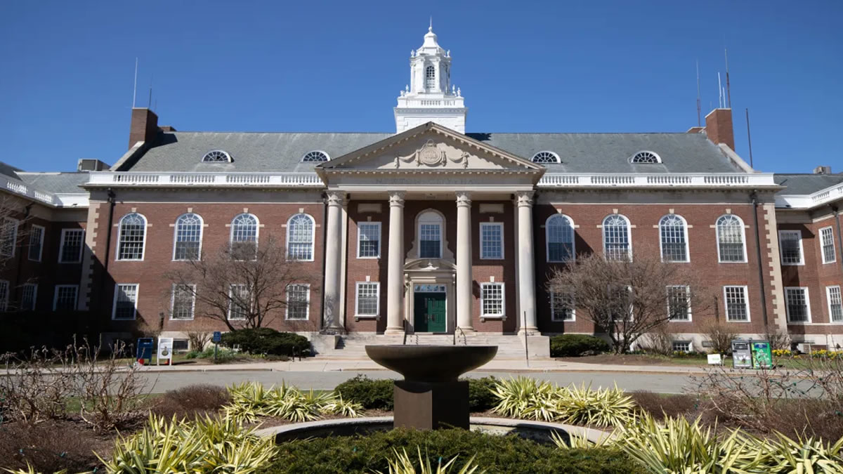 Connecticut Newton Approves Generational Tobacco Ban - Ecigator