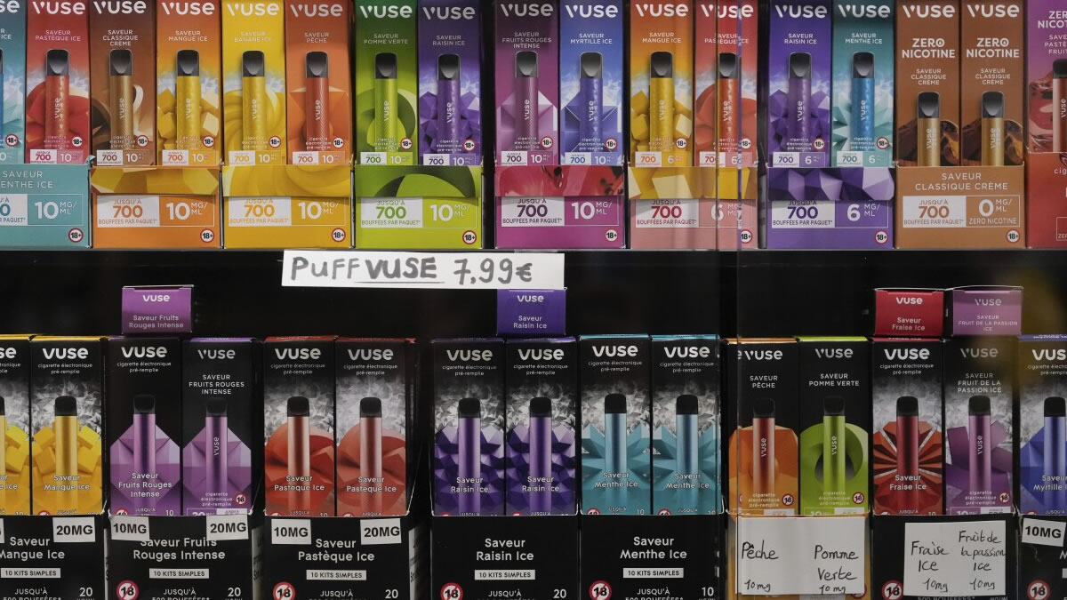 France Bans Disposable Vapes as Nicotine Pouches Surge - Ecigator