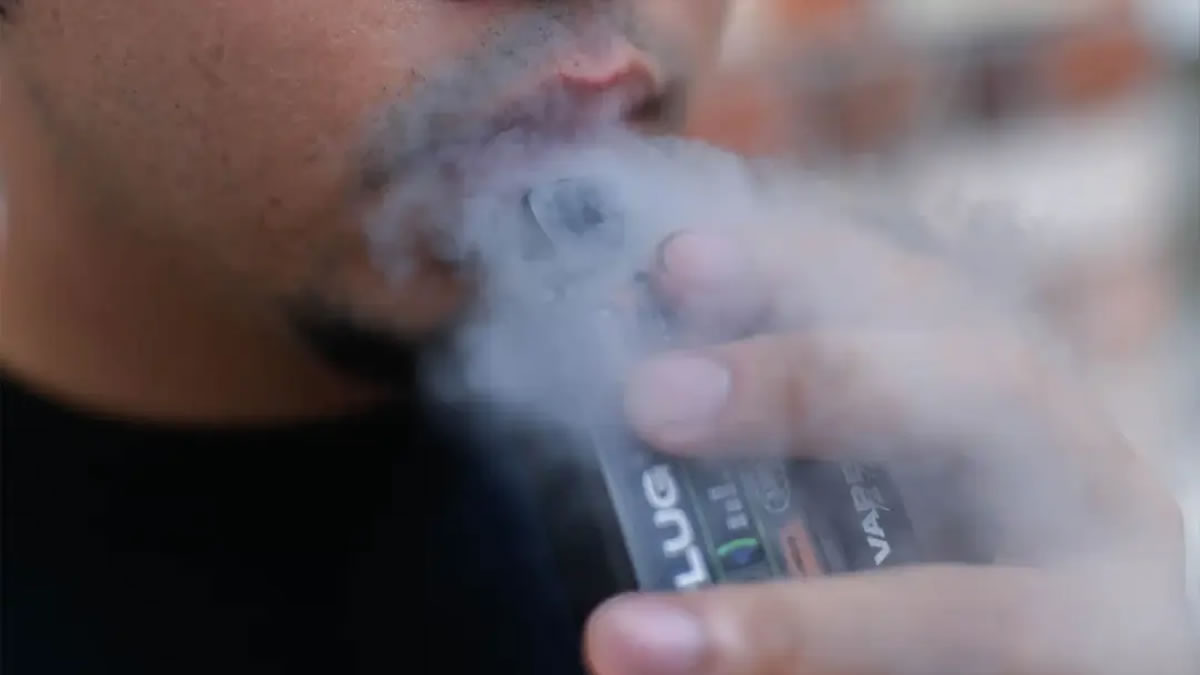 Malaysian Experts Advocate Stricter Vape Controls Over Total Ban - Ecigator