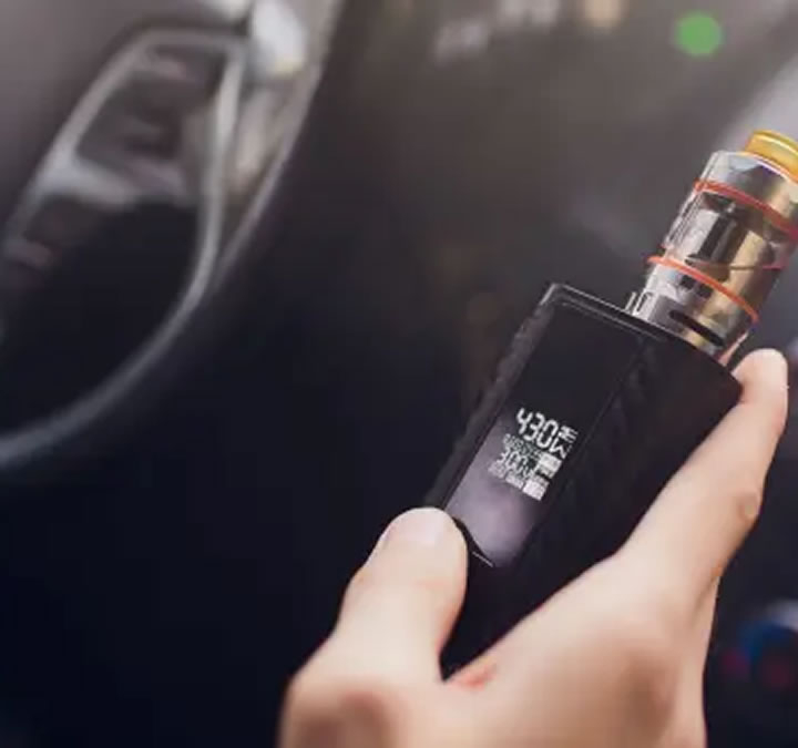 Germany: Tapping Vape Touchscreen While Driving is Illegal
